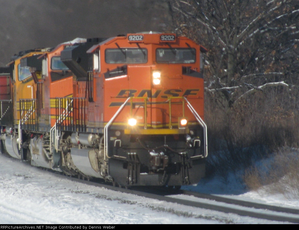 BNSF 9202 CP's River Sub.
